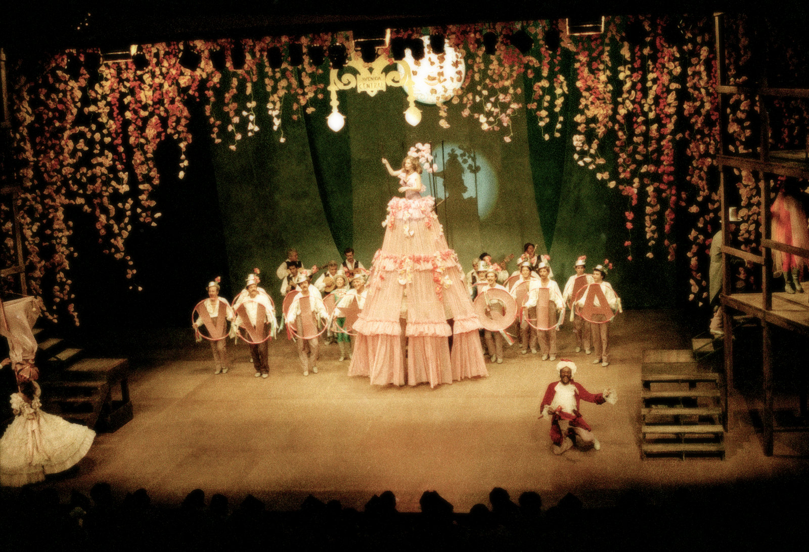 Chiquinha Gonzaga – Ó Abre Alas, com Regina Braga – ChiquinhaGonzaga.com